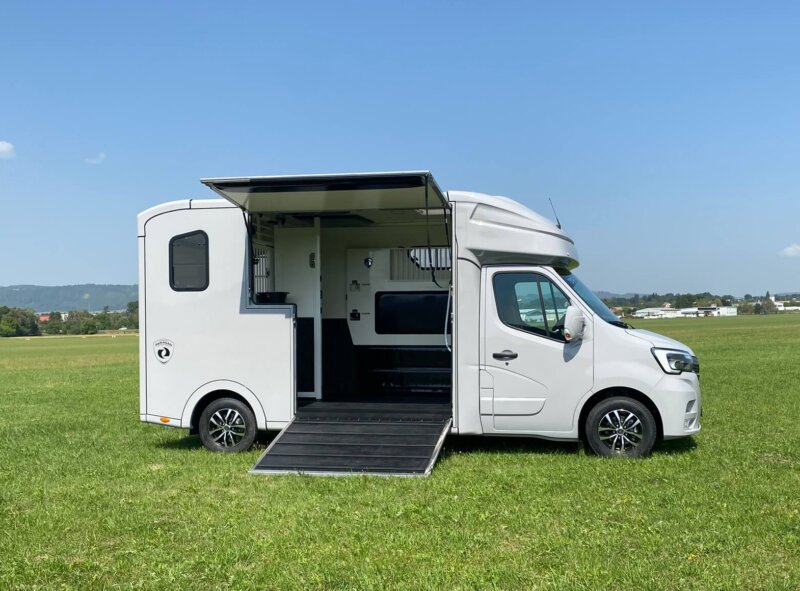 In Stock - Paragan Horseboxes